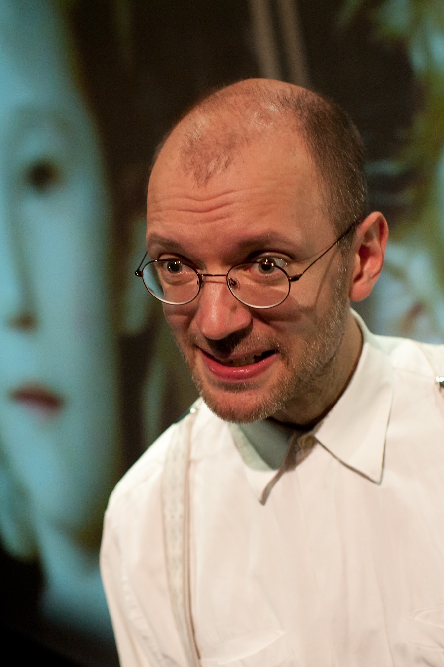 Jonathan Wolters in "Die Reise der Verlorenen" bei theaterlust